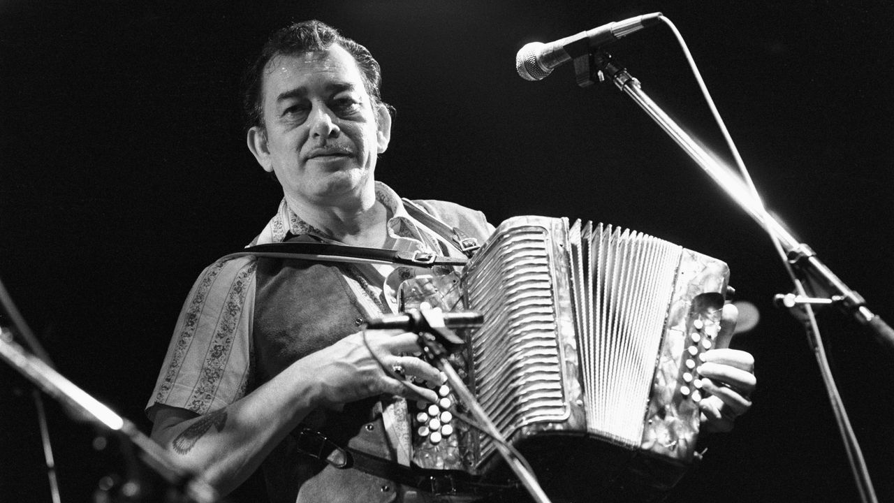 Flaco Jiménez, Pioneering Conjunto Accordionist, Dies at 86 - S.L.A.T.E.